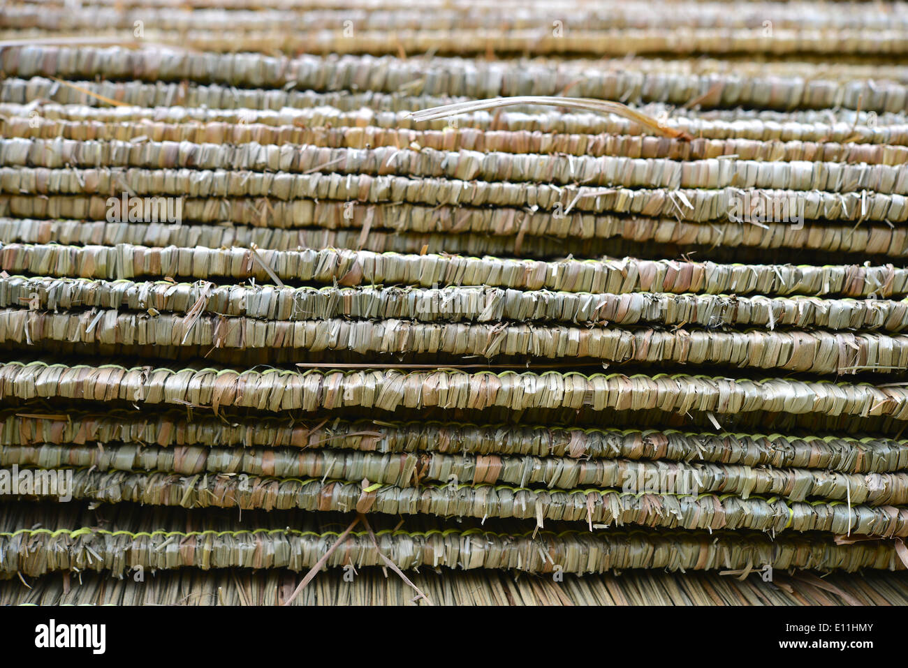 Straw roof hi-res stock photography and images - Alamy