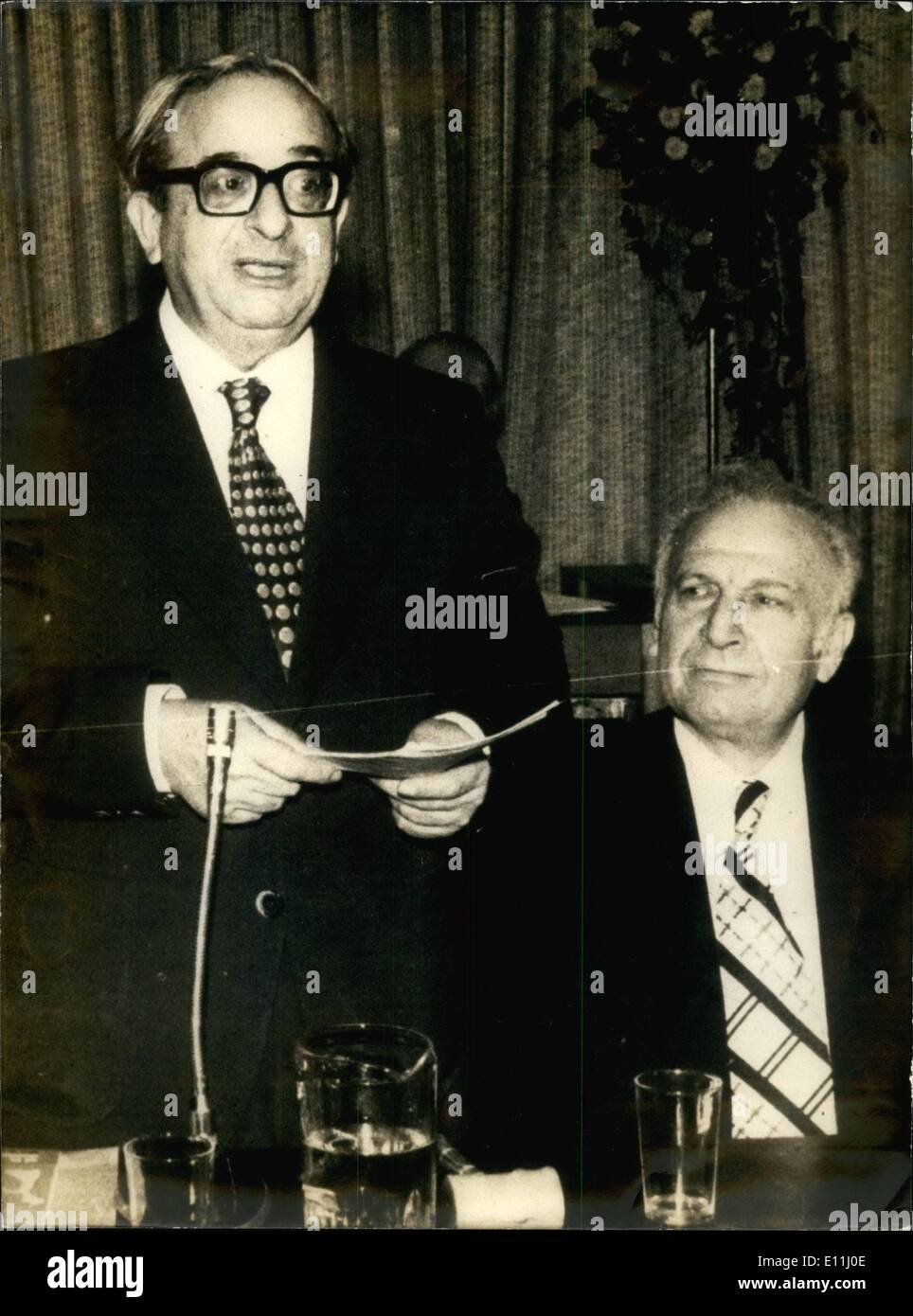 Apr. 04, 1978 - Model Wearing 1967 Collection J-L Scherrer Wedding Gown ...