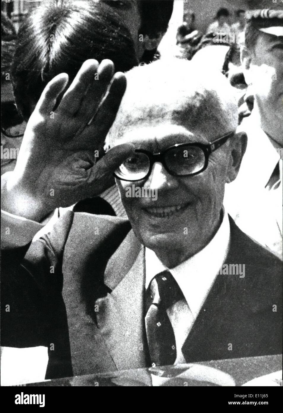Jul. 07, 1978 - Italy's New President: Photo shows Sandro Pertini gives ...