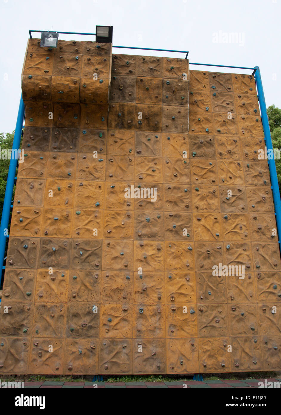 Rock climbing wall hi-res stock photography and images - Alamy