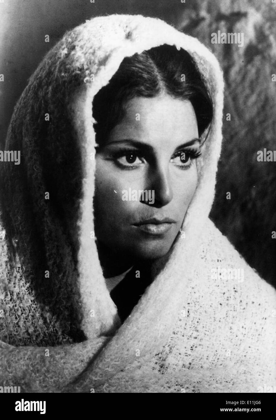 Actress Raquel Welch in a film scene Stock Photo - Alamy