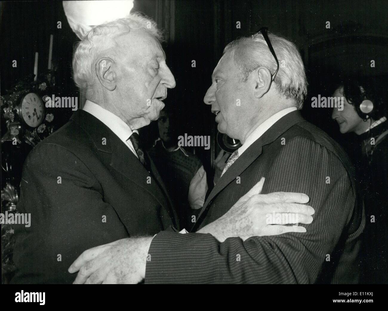 Us embassy paris hi-res stock photography and images - Alamy