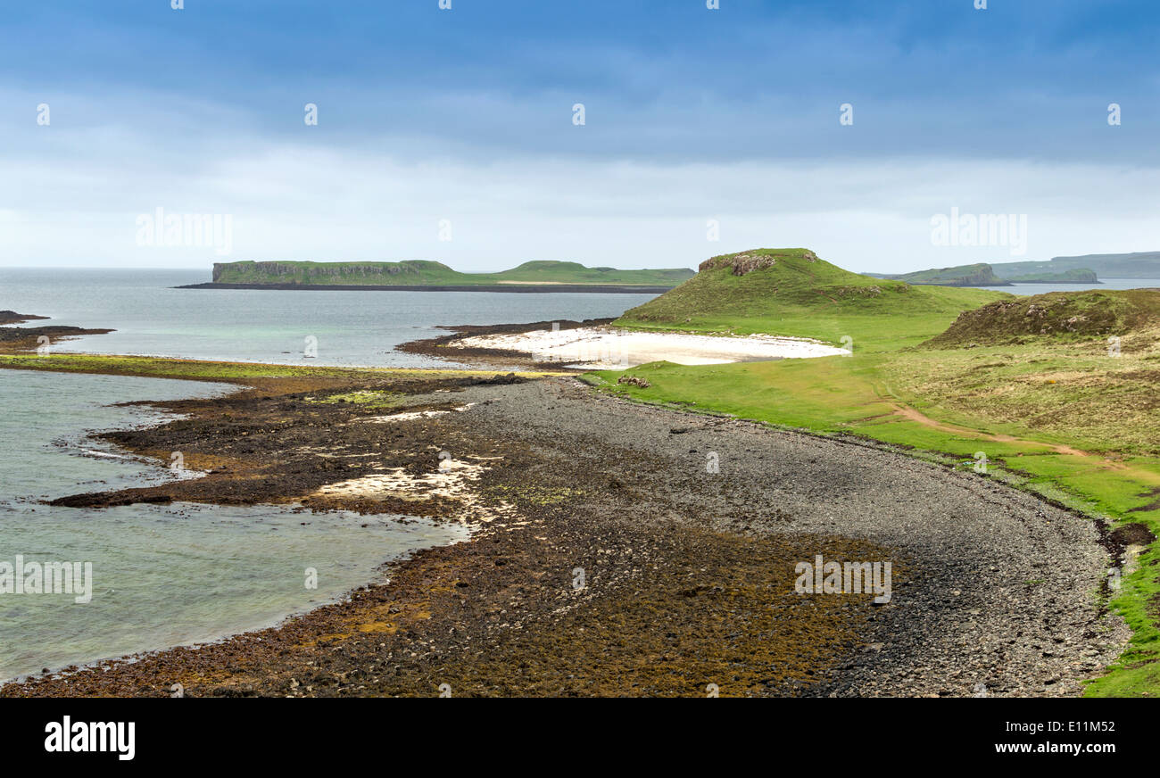 Claigan coral beach seaweed sea hi-res stock photography and images - Alamy