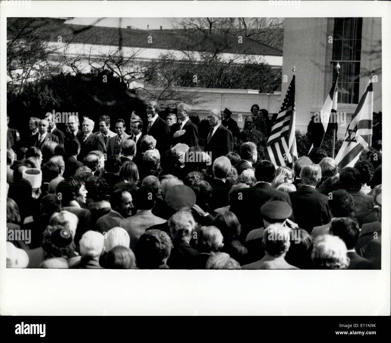 Peace treaty signing hi-res stock photography and images - Alamy