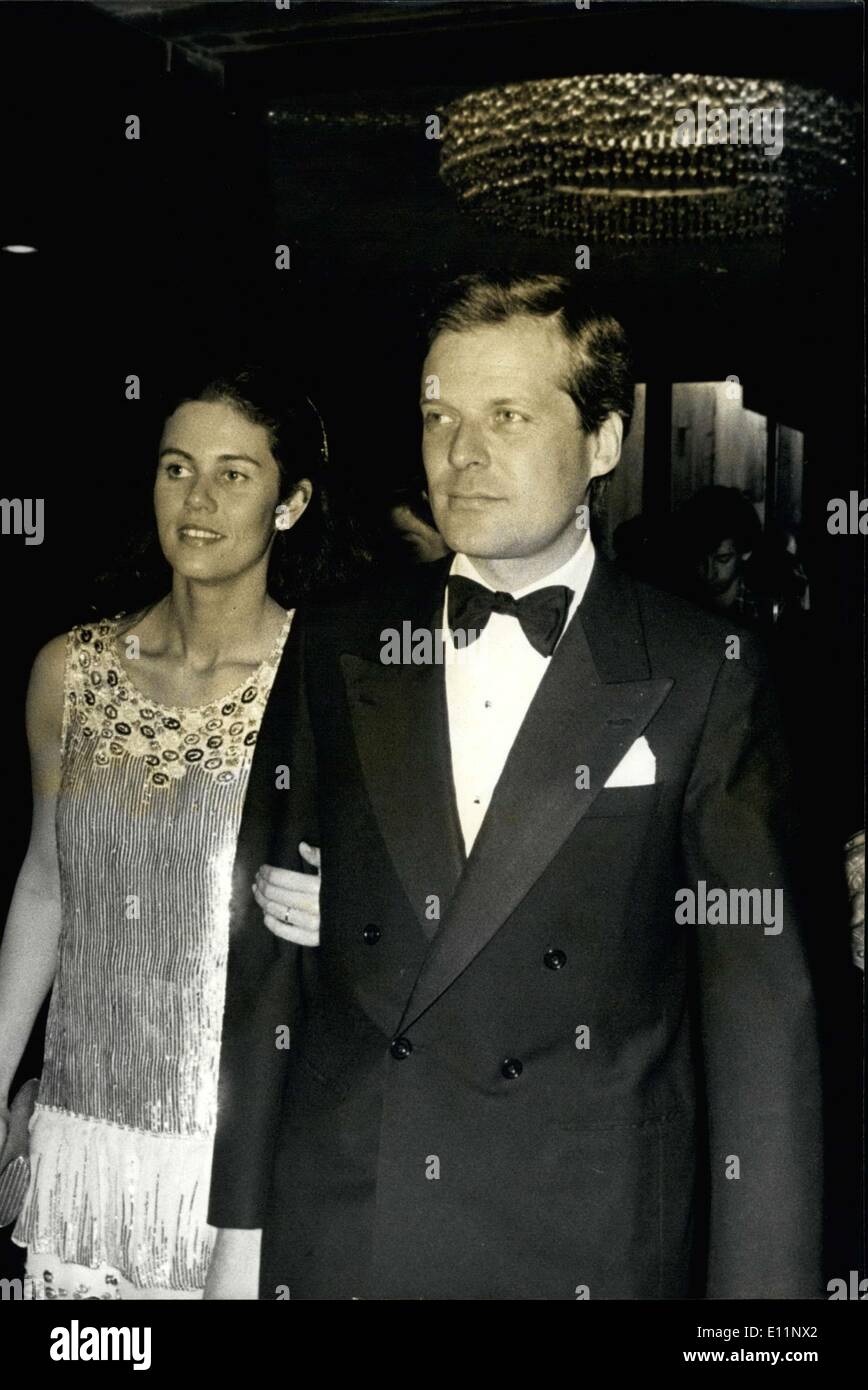 Apr. 24, 1979 - David de Rothschild and his wife arrive at the Lido in ...
