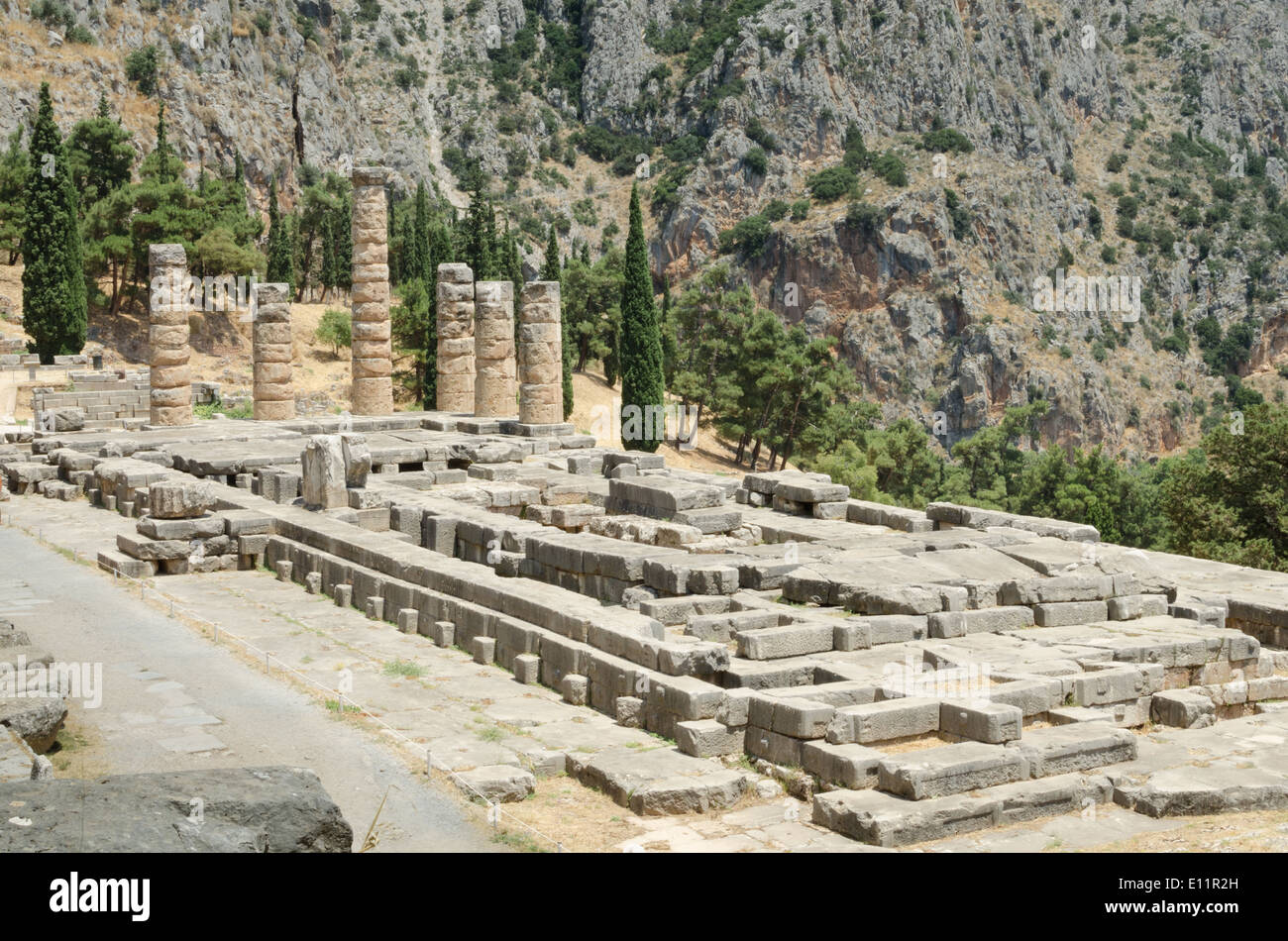 Colonnade of apollo hi-res stock photography and images - Alamy