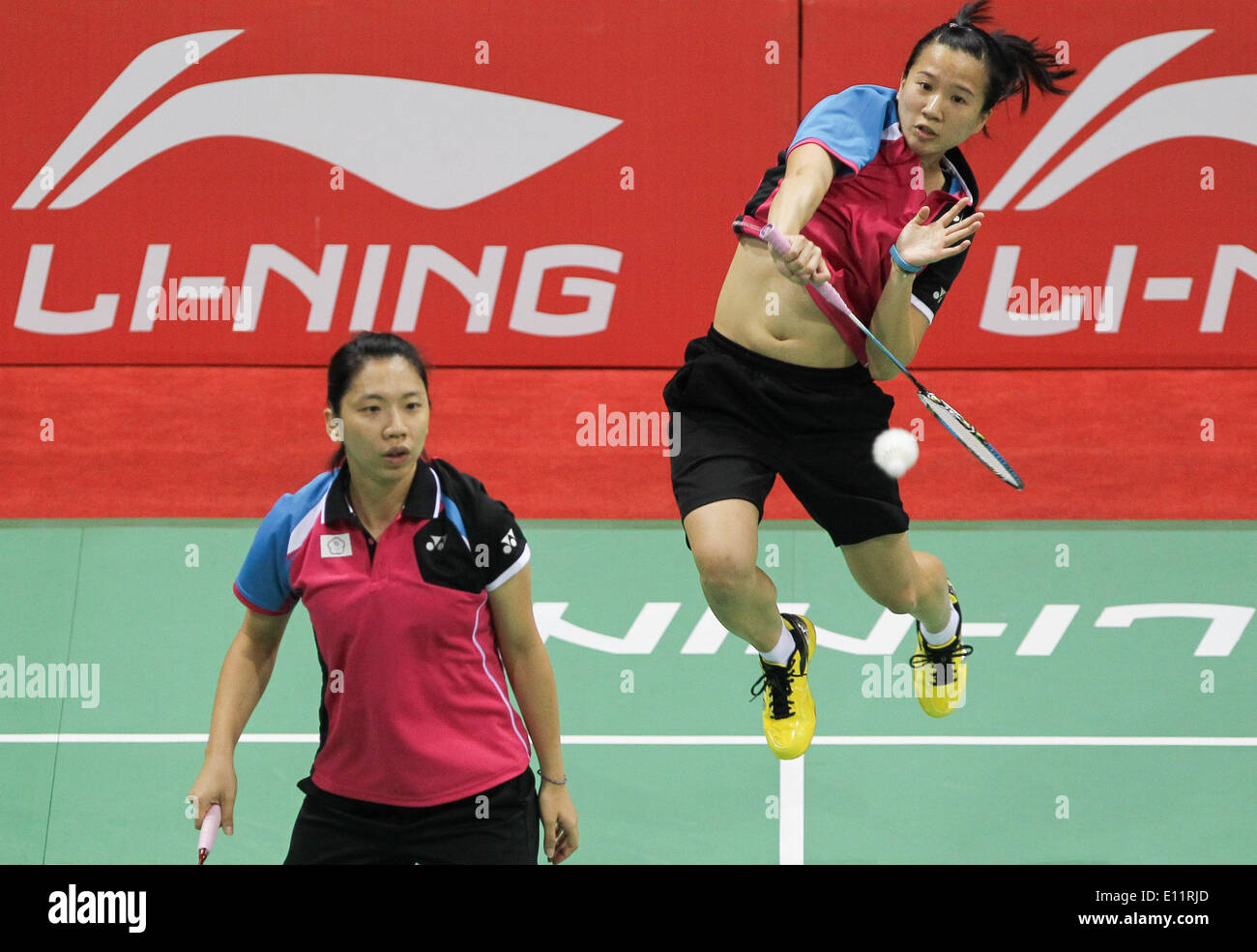 New Delhi. 21st May, 2014. Chinese Taipei's Hsieh Pei Chen (R) and Cheng Wen-hsing compete ...