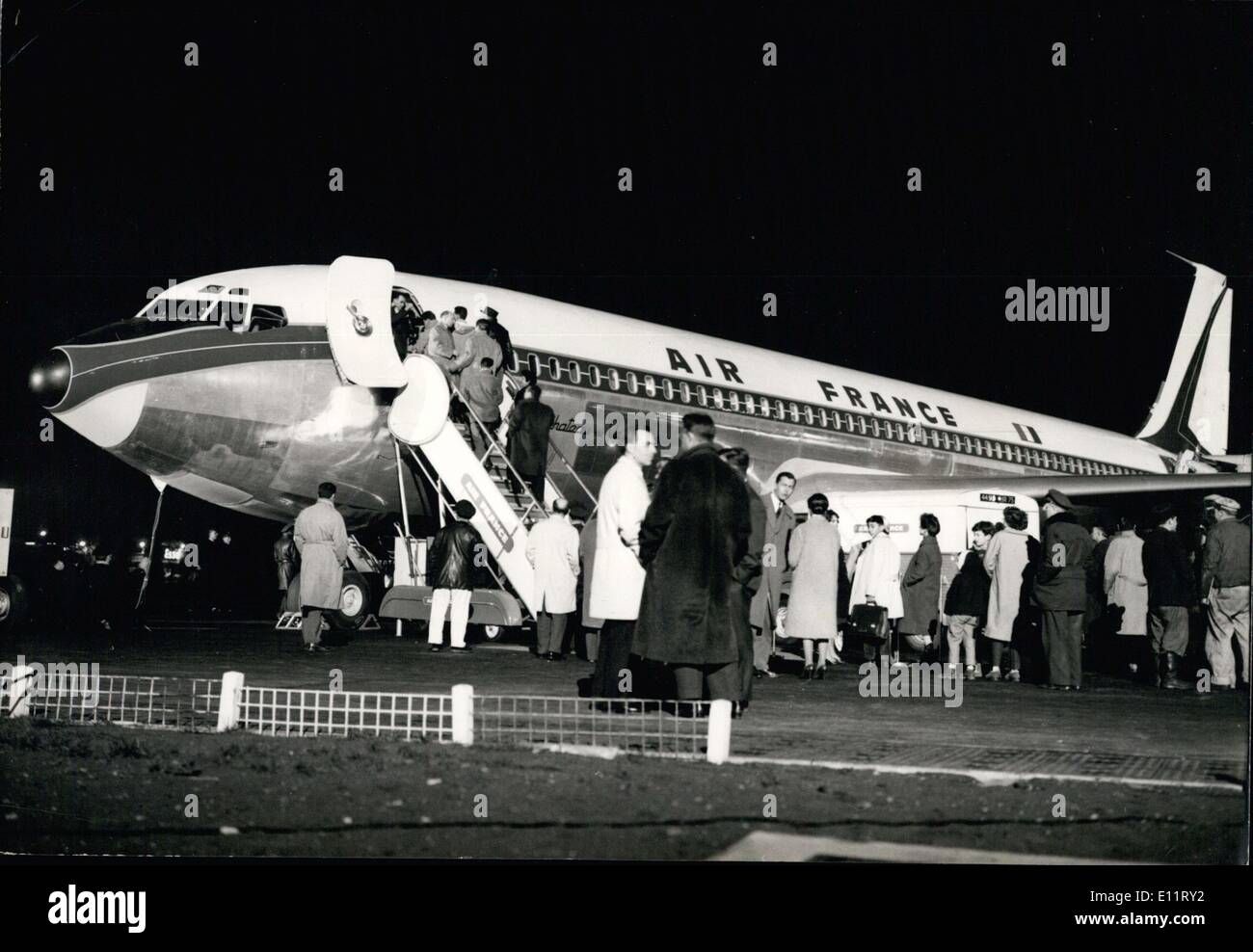 Boeing 707 first hi-res stock photography and images - Alamy