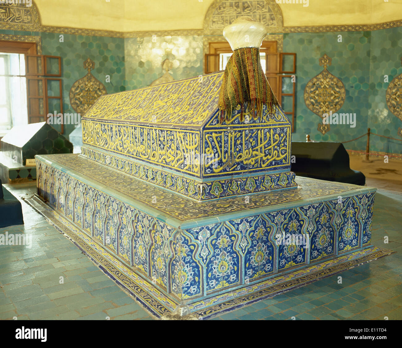 Green turban hi-res stock photography and images - Alamy