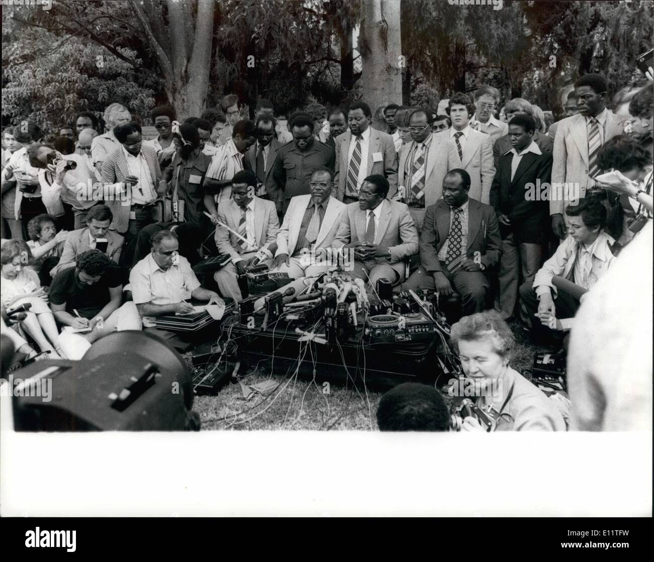 Mugabe 1980 hi-res stock photography and images - Alamy