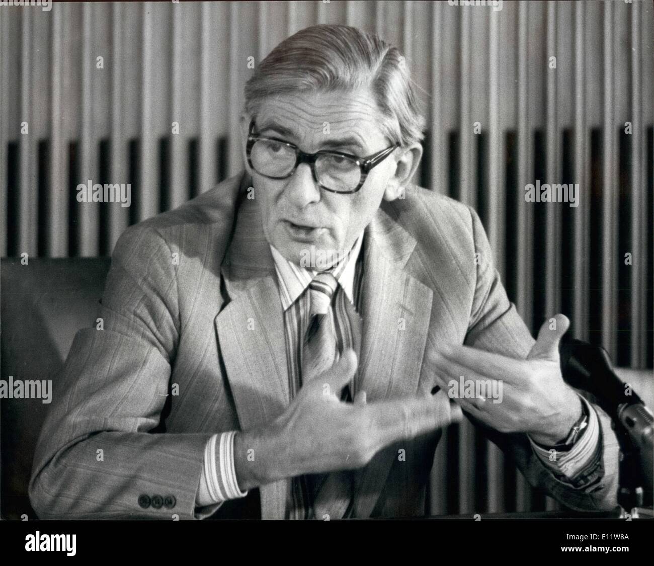 Mr len hi-res stock photography and images - Alamy