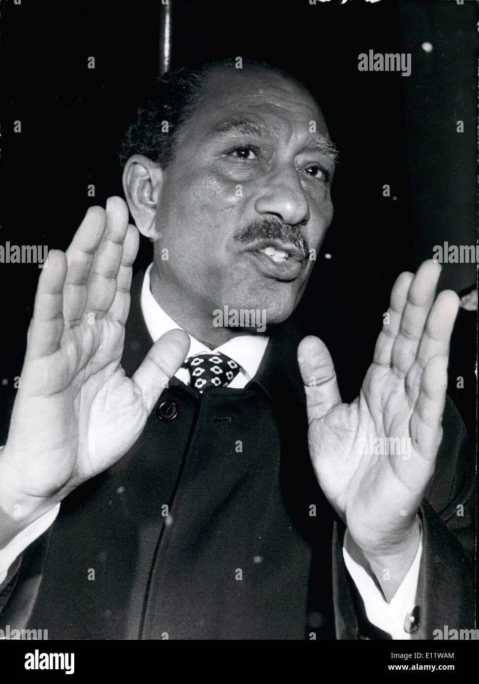 Anwar sadat 1980 hi-res stock photography and images - Alamy