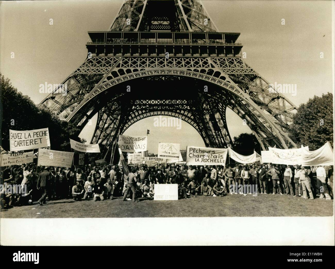 1980 paris hi-res stock photography and images - Alamy