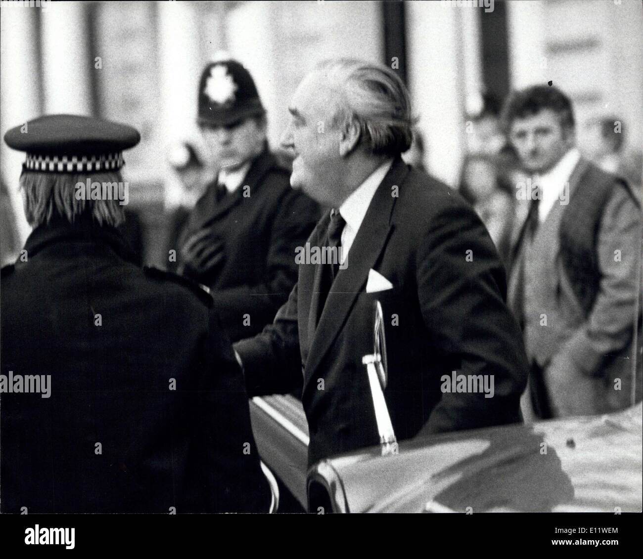 Sas squad storm iranian embassy aid free hostages hi-res stock ...