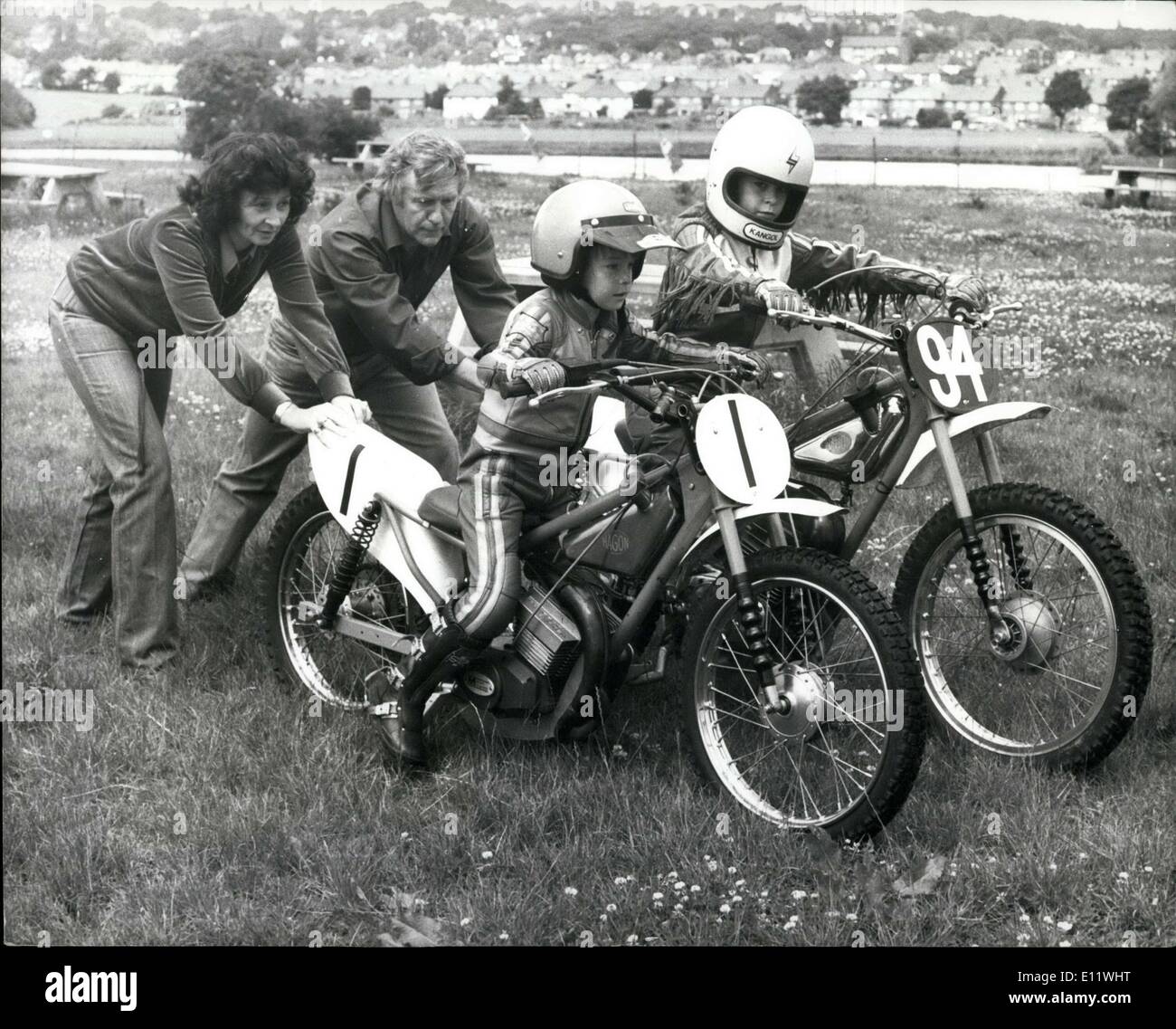 Grasstrack hi-res stock photography and images - Alamy