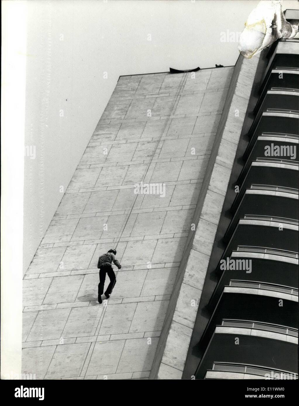 Sep. 09, 1980 - Abseil Event at Hilton. The Bede House Association ...