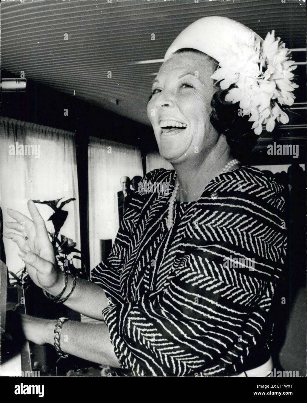 Sep. 15, 1980 - The Laughing Queen: Queen Beatrix of Holland locked ...