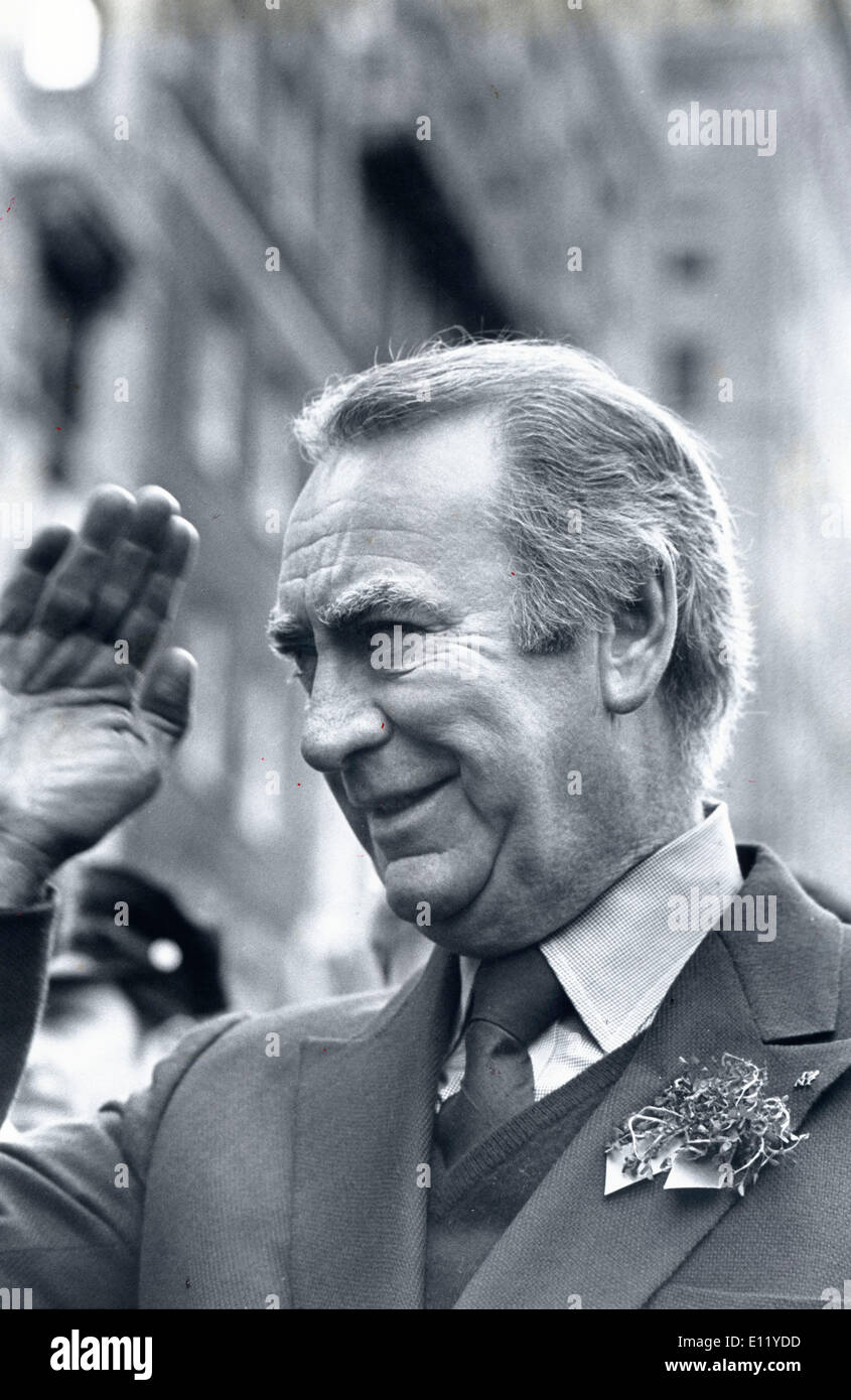 Hugh carey 1975 hi-res stock photography and images - Alamy