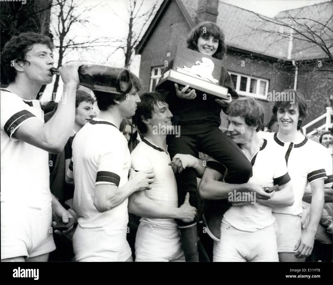 Easy boat race win for oxford crew girl cox hi-res stock photography ...