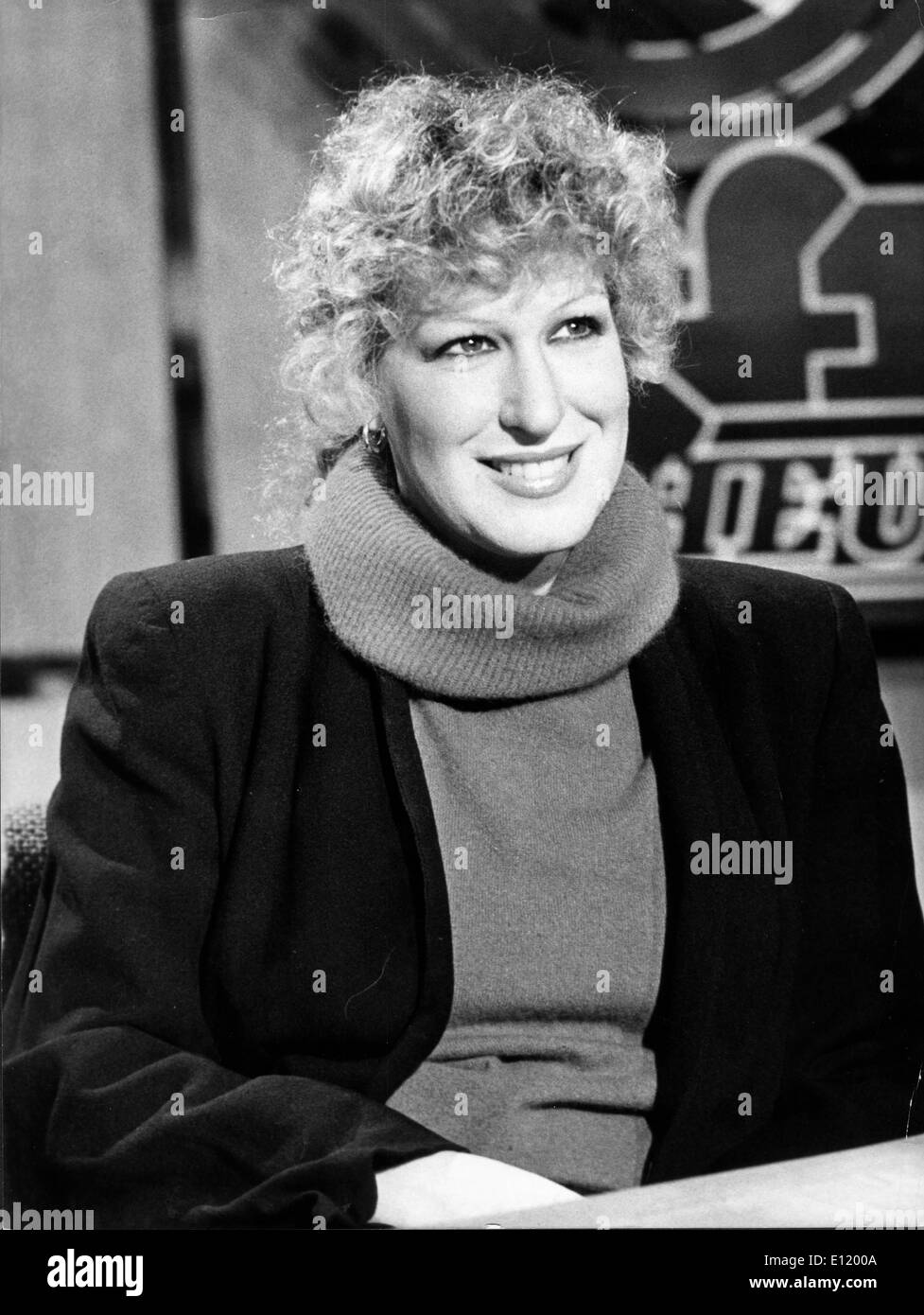 Singer Bette Midler in television interview Stock Photo - Alamy