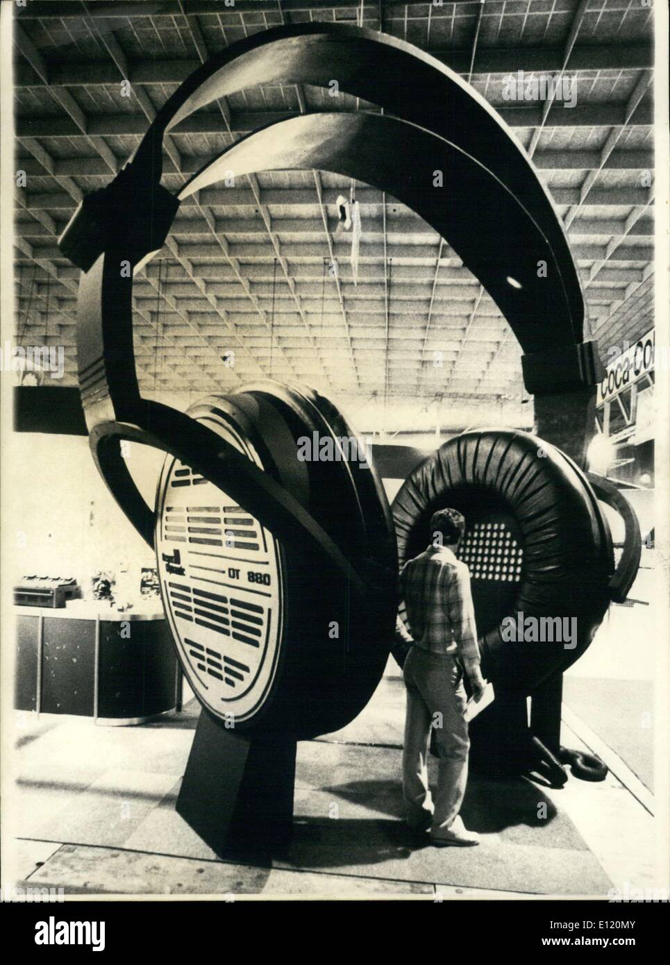 This huge radio hi-res stock photography and images - Alamy