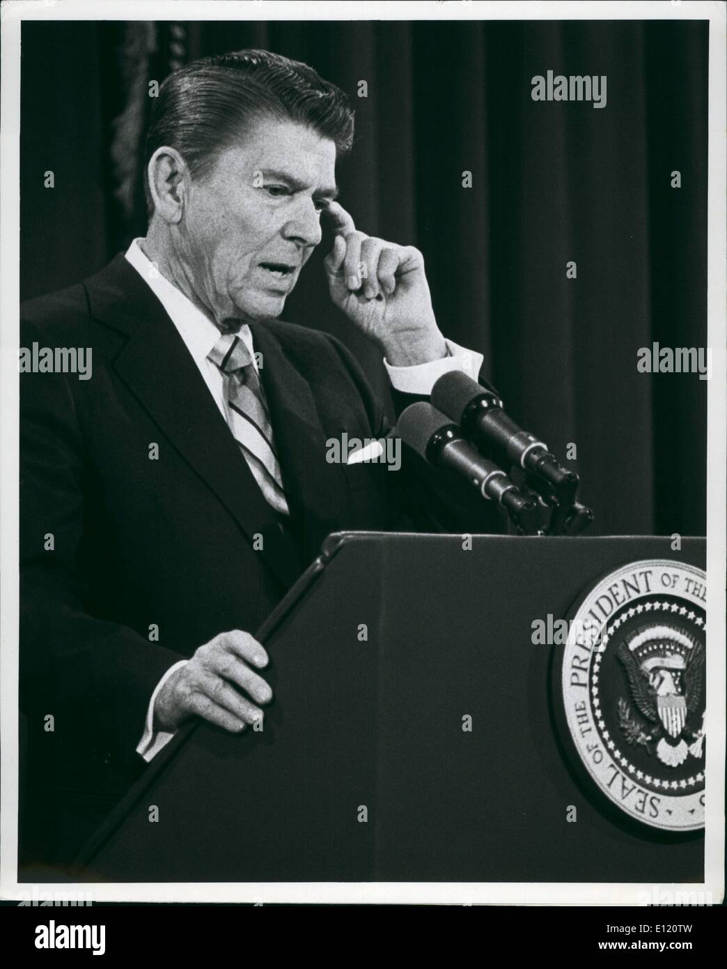Ronald reagan 1981 hi-res stock photography and images - Alamy