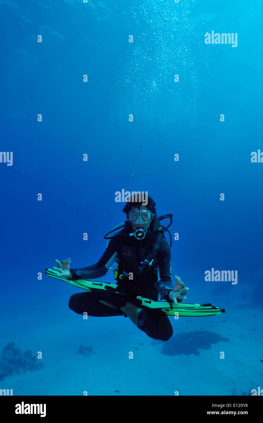 Neutral buoyancy hi-res stock photography and images - Alamy