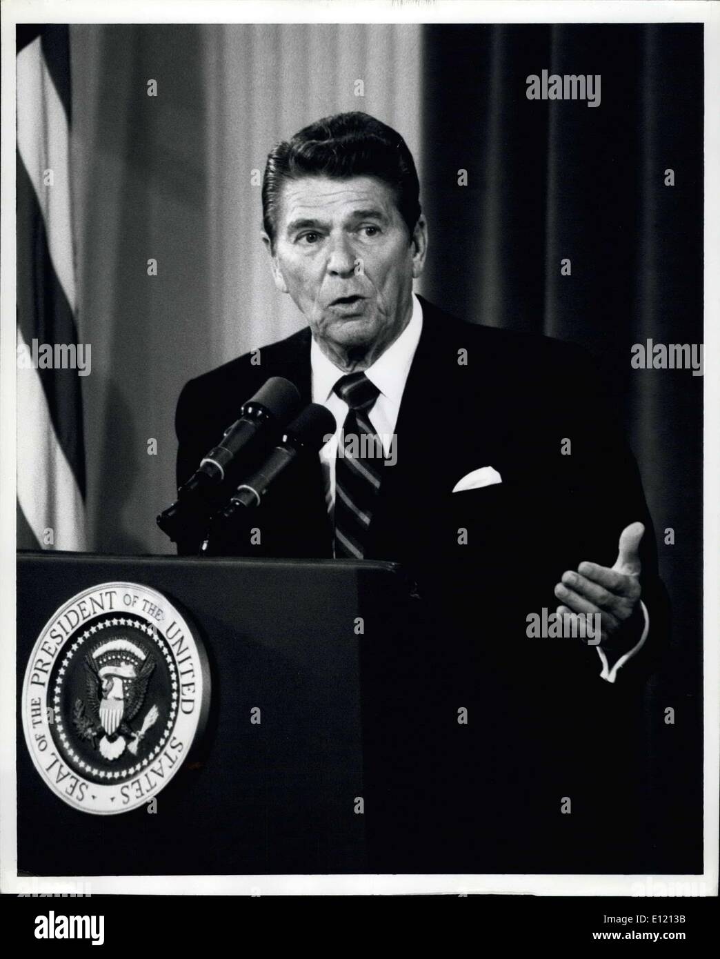 Ronald reagan press conference hi-res stock photography and images - Alamy