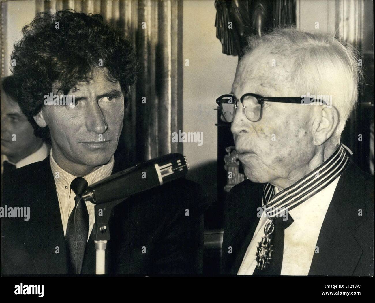 The crowd king vidor hi-res stock photography and images - Alamy