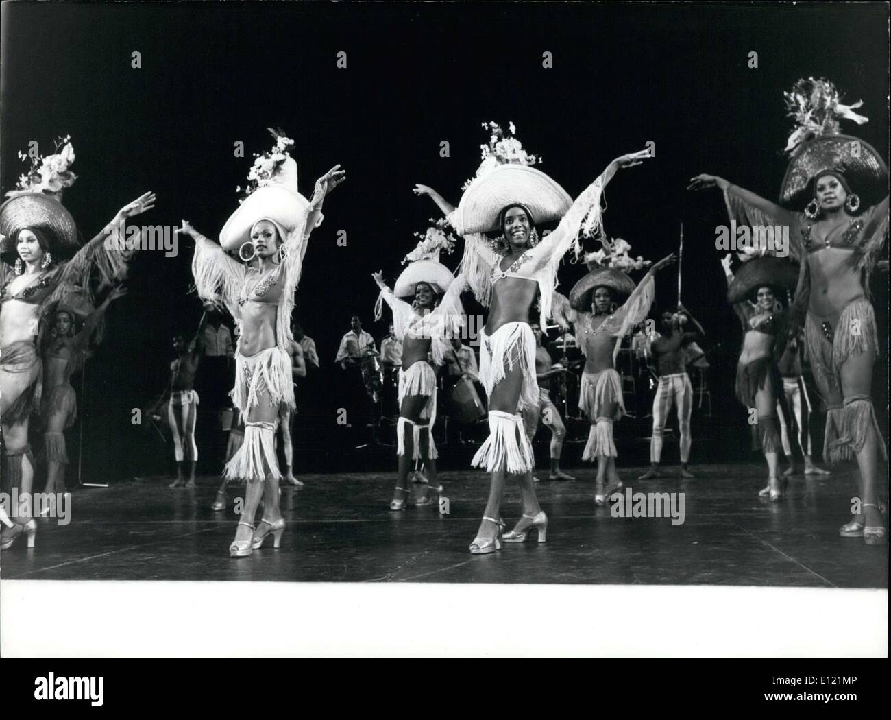 Comic opera hi-res stock photography and images - Alamy