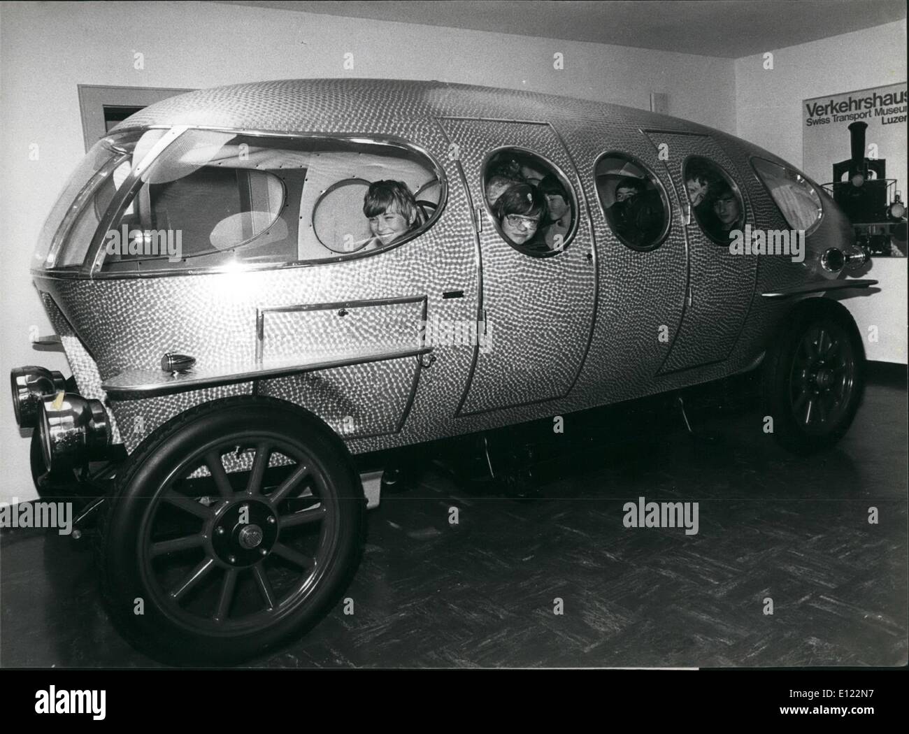 May 05, 1982 - The first streamlined car from 1914 : A show of Alfa ...