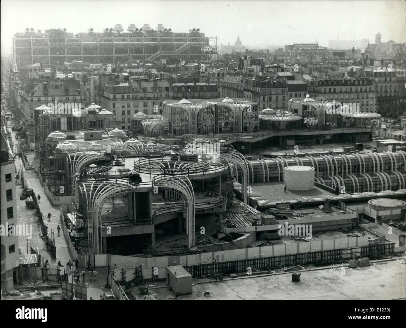 Aug. 23, 1982 - View of the Halles Quarter of Paris Stock Photo - Alamy