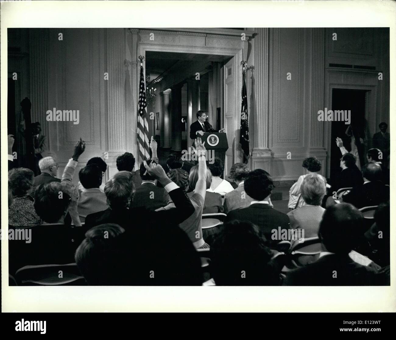 White house press conference reporters hi-res stock photography and ...