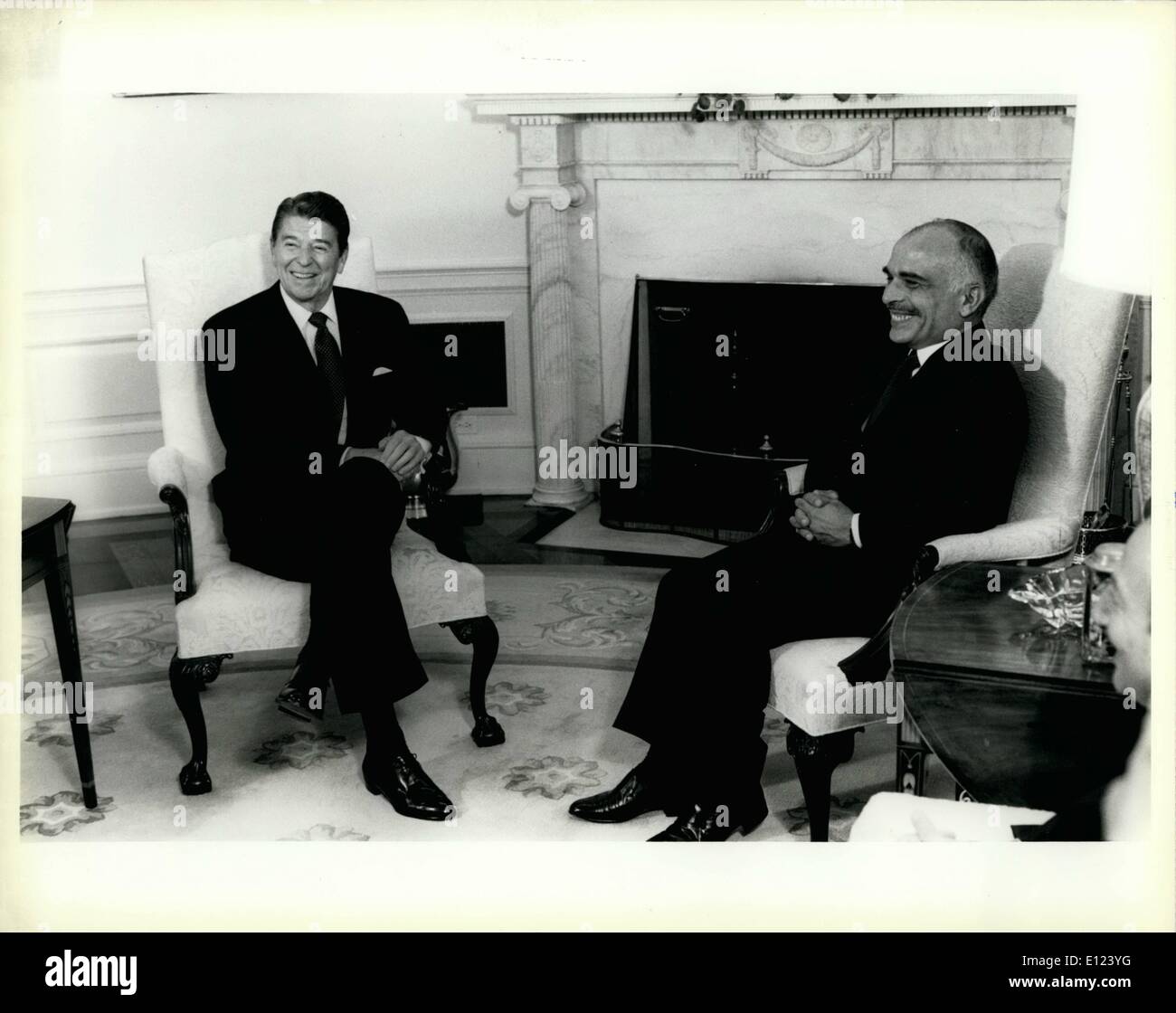 President reagan in oval office hi-res stock photography and images - Alamy