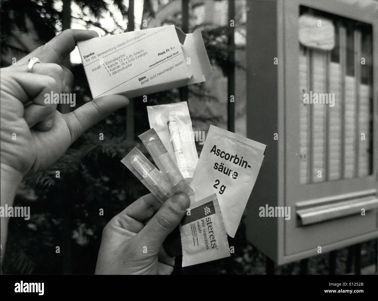 One way syringes hi-res stock photography and images - Alamy