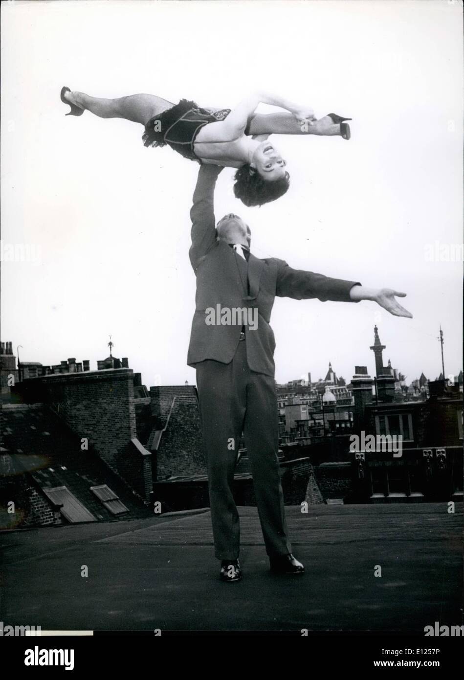 Mar. 03, 1987 - Mid-air splits by Marian Morris as she is held aloft on ...