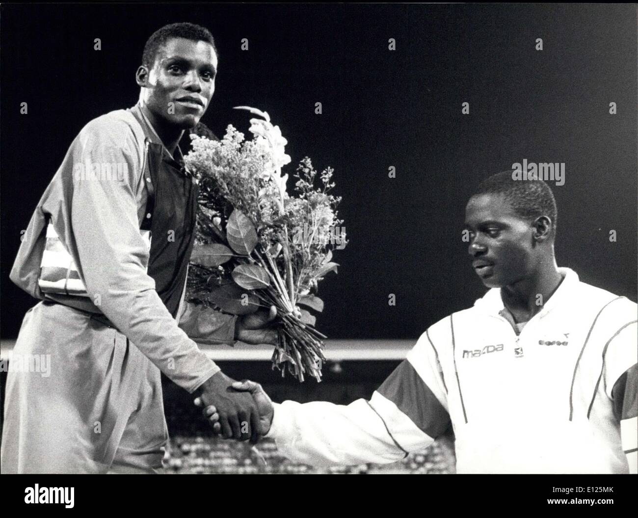 Aug 18 1988 lewis triumphed over johnson hi-res stock photography and ...