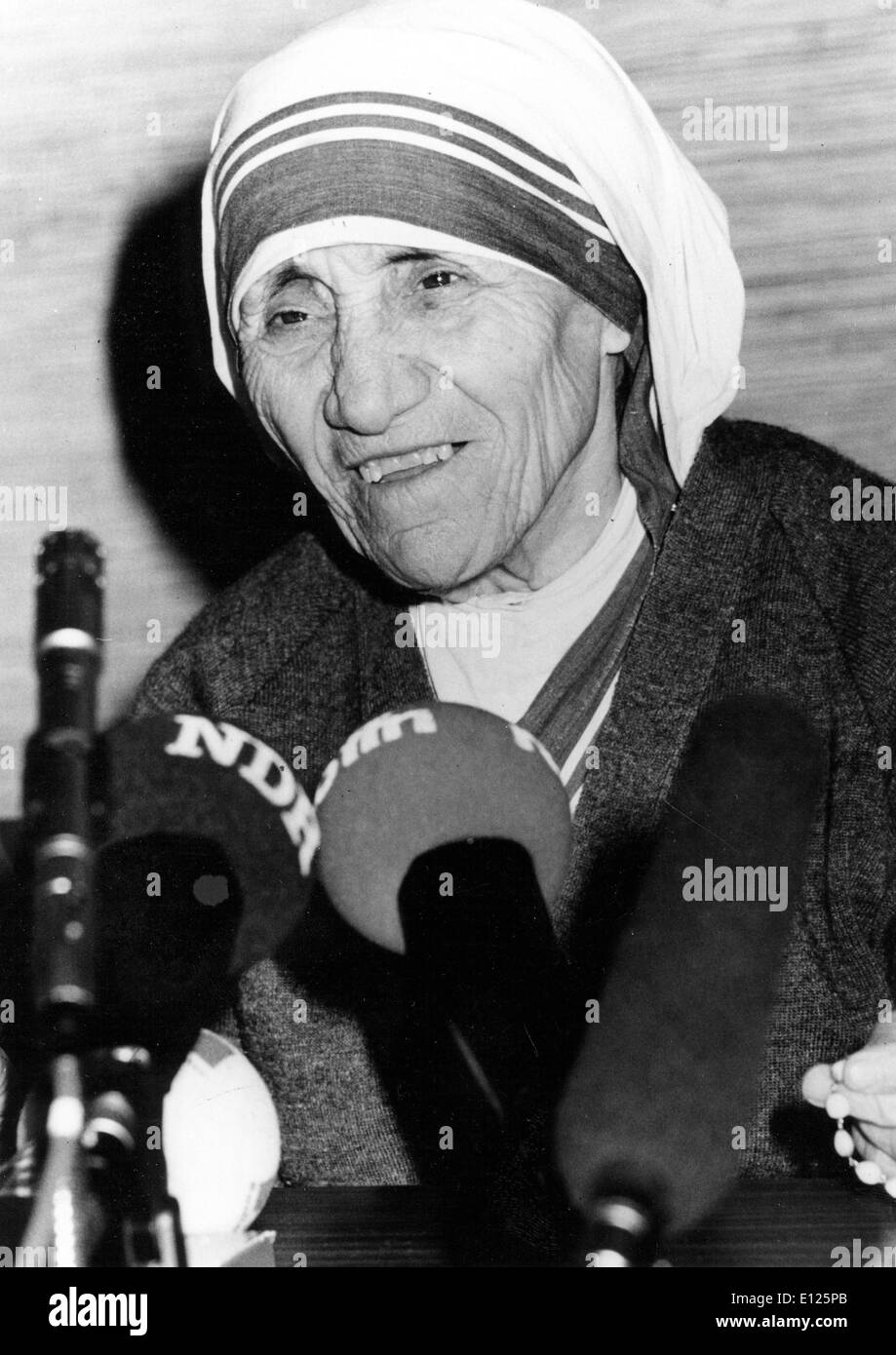 Mother Teresa A Roman Catholic Nun Who Founded The Missionaries Of