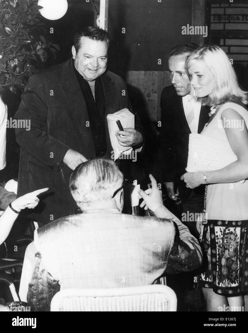 Unknown actor hi-res stock photography and images - Alamy