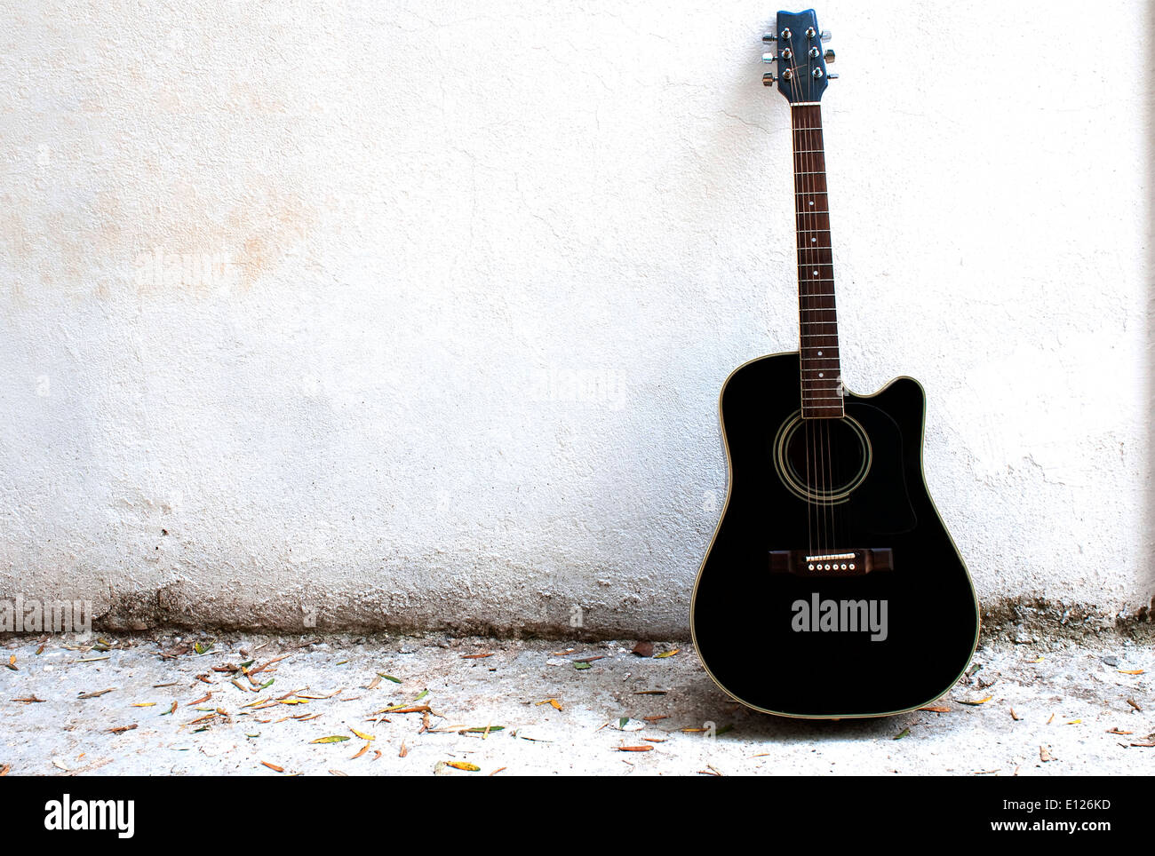 Guitar wall hi-res stock photography and images - Alamy