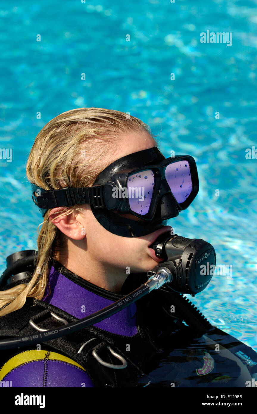 Lady Scuba Diver High Resolution Stock Photography and Images - Alamy