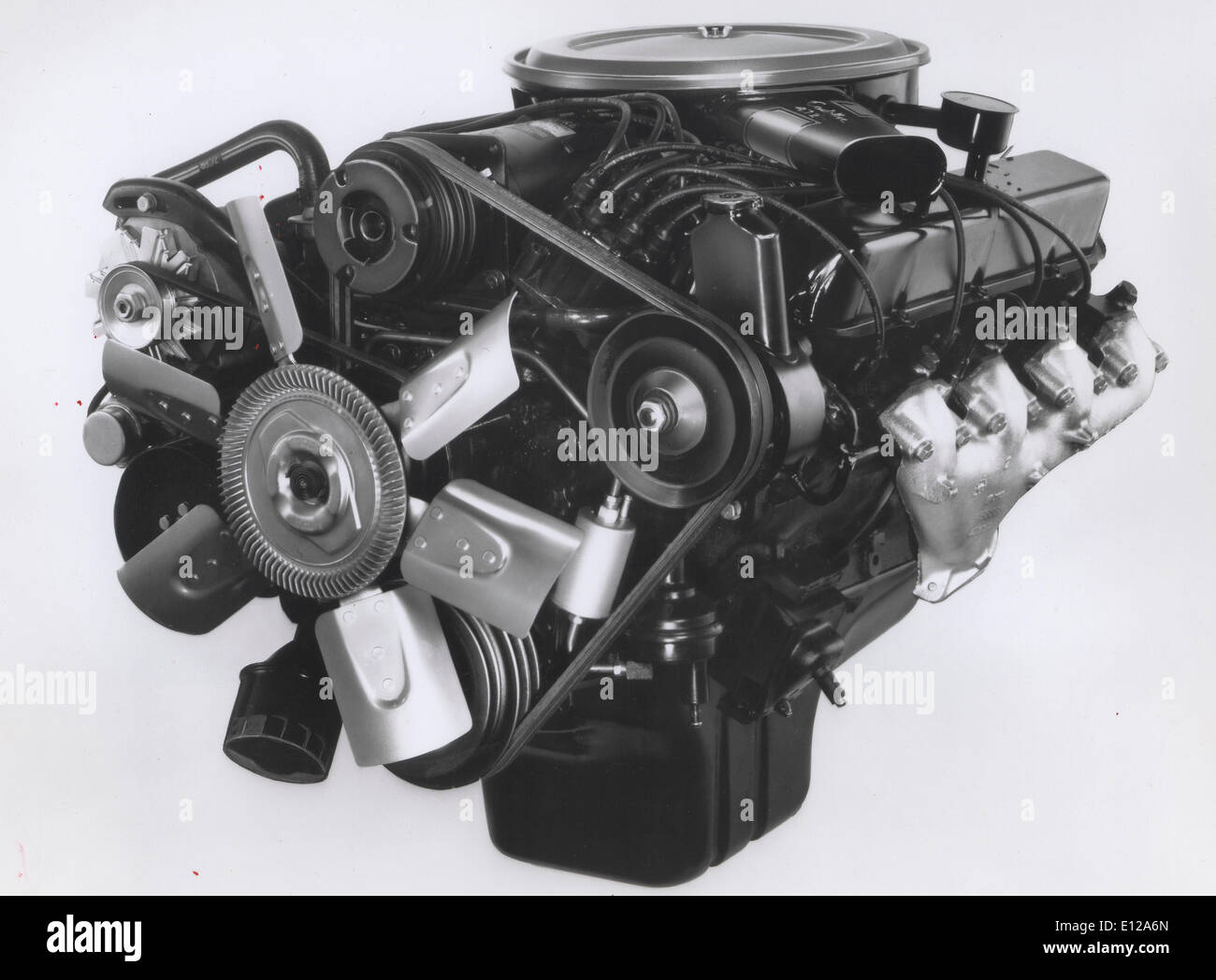 Gm general motors engine hi-res stock photography and images - Alamy