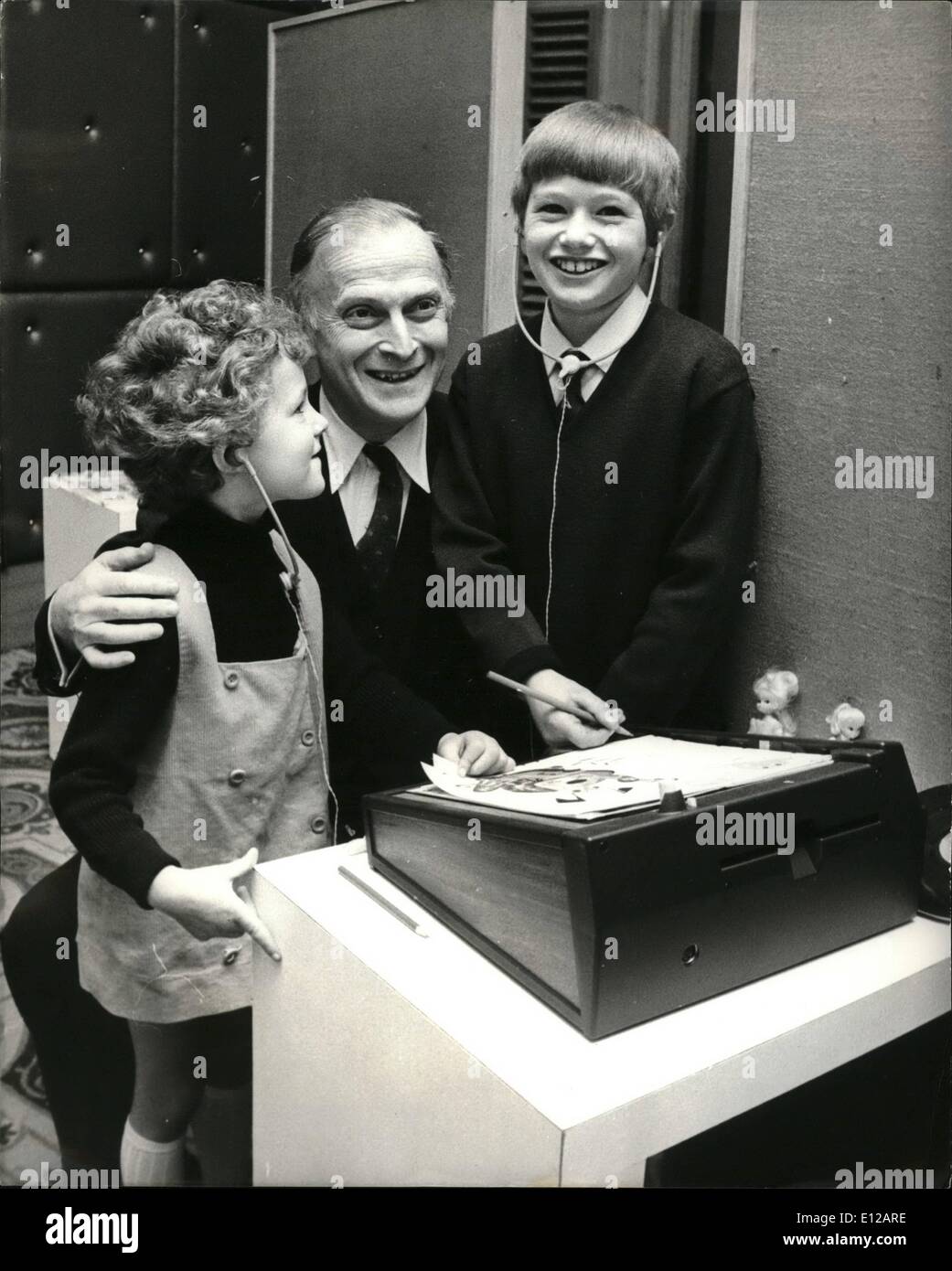 Simon crowe hi-res stock photography and images - Alamy