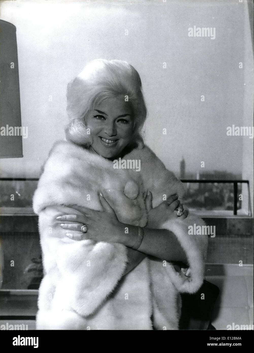 diana dors hi-res stock photography and images - Alamy