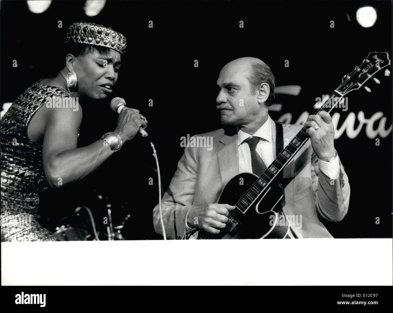 Dee dee bridgewater hi-res stock photography and images - Alamy