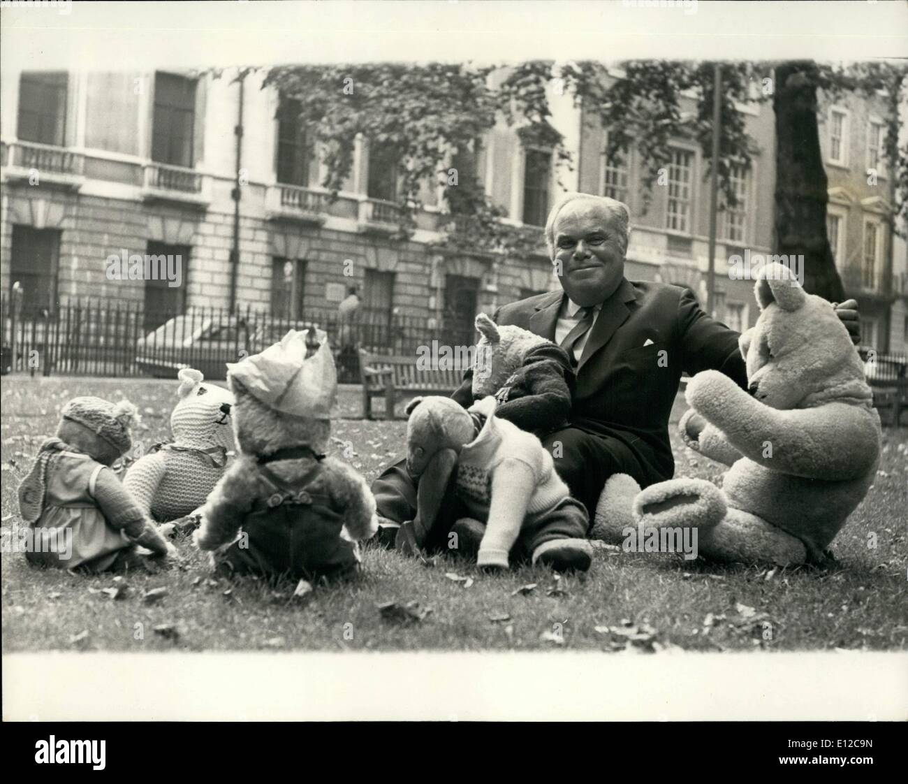 Dec. 16, 2011 - Actor/Writer Peter Bull holds a Teddy Bear's tea party ...