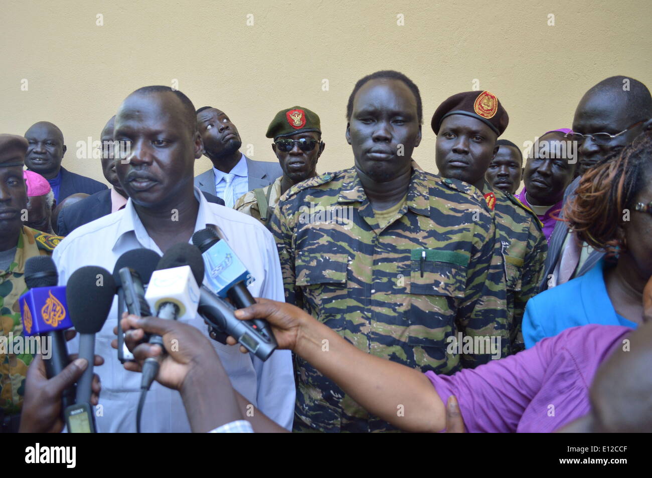 Faction fighting hi-res stock photography and images - Alamy