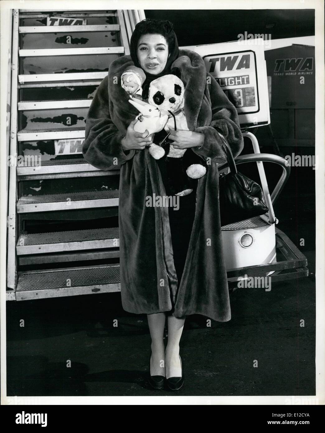 British singer shirley hi-res stock photography and images - Alamy