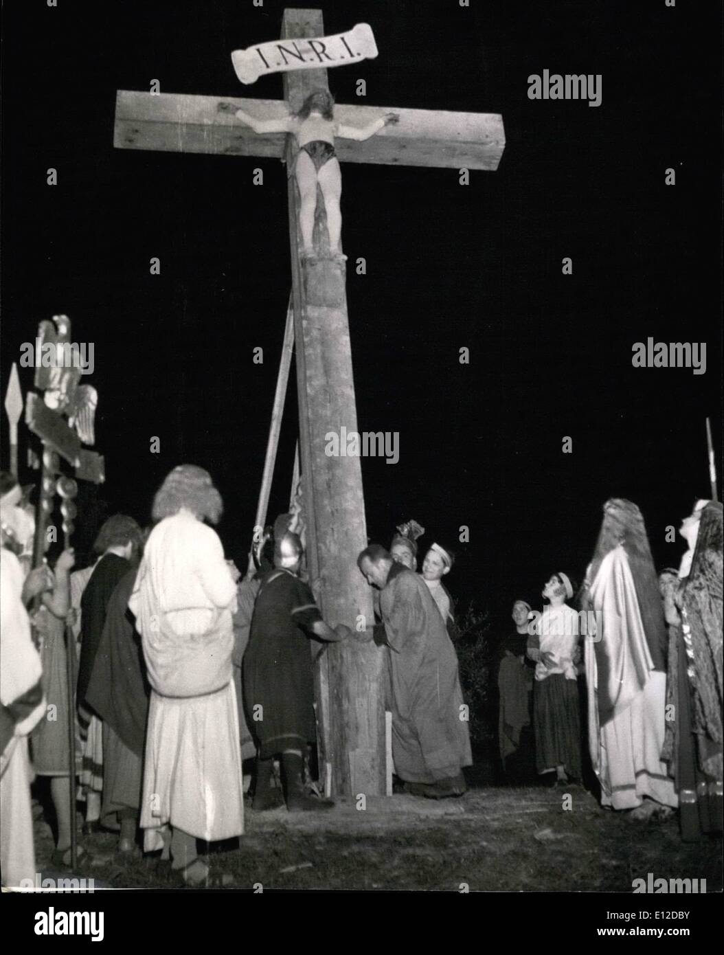 Soldiers at the crucifixion hi-res stock photography and images - Alamy