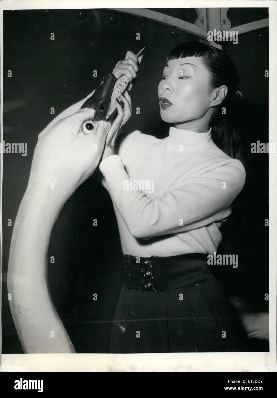 Anne baxter actress hi-res stock photography and images - Alamy